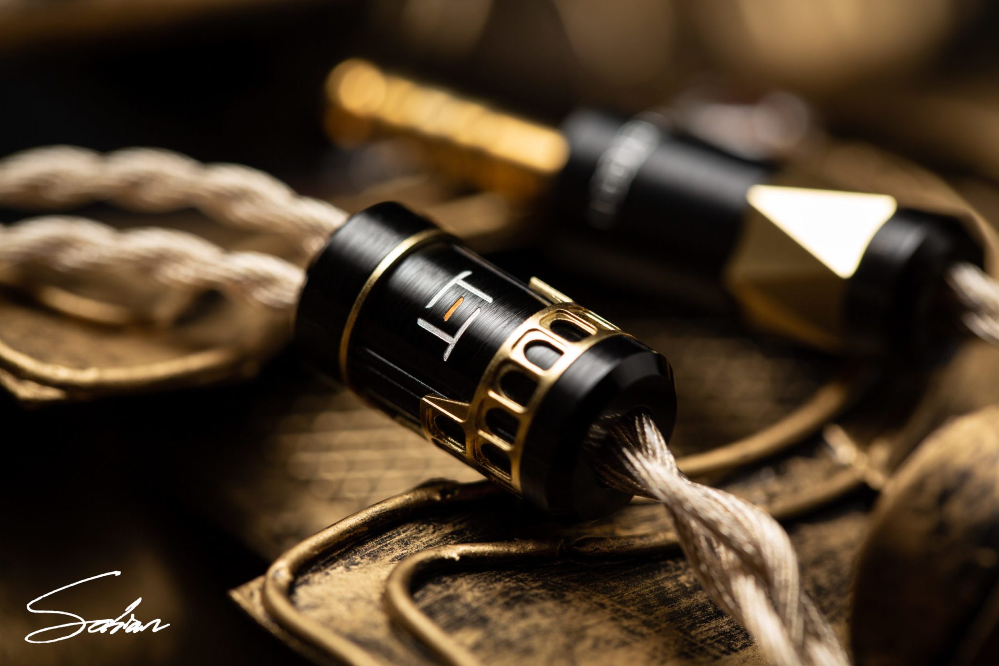 Eletech Aeneid: The Amphitheater – A Cable Review | The Headphone List