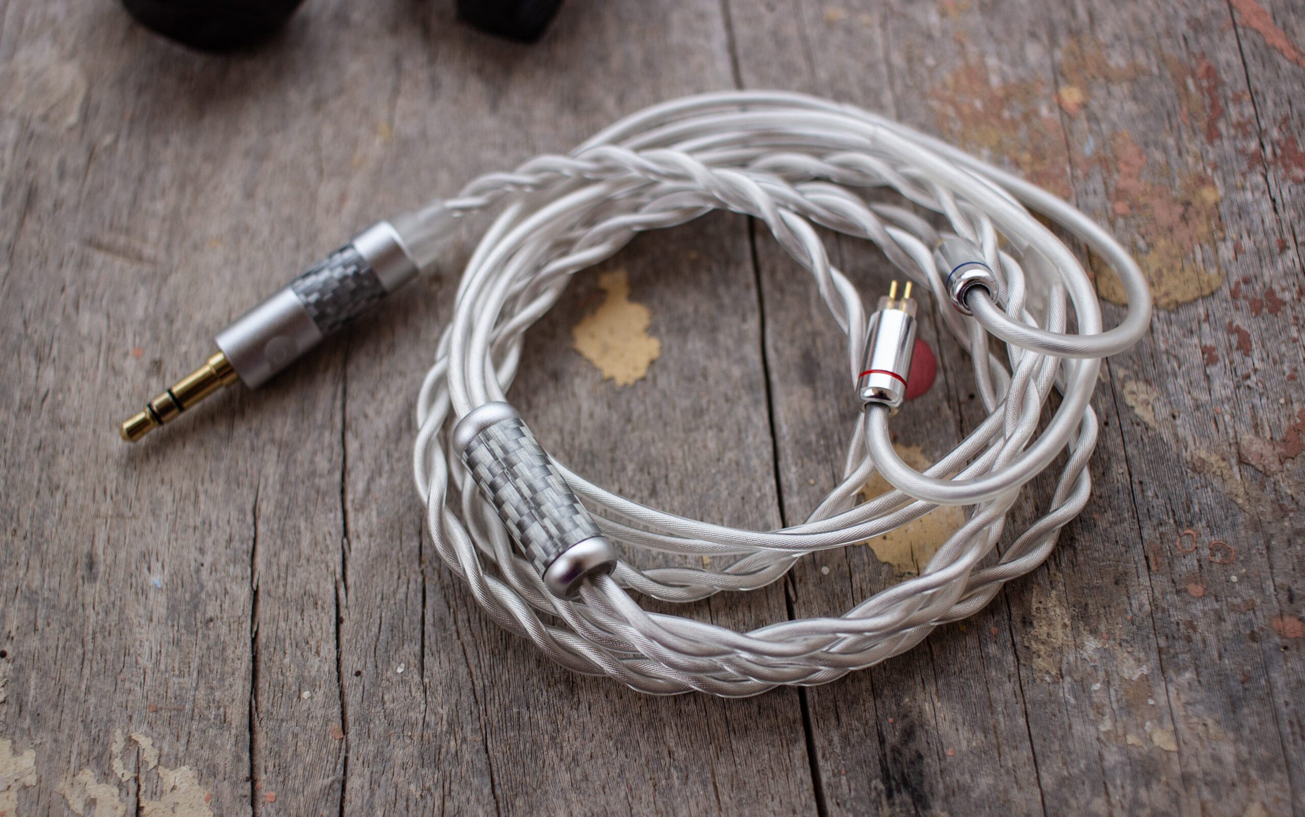 Soundz Custom Flame Review : Almost Excellent | The Headphone List